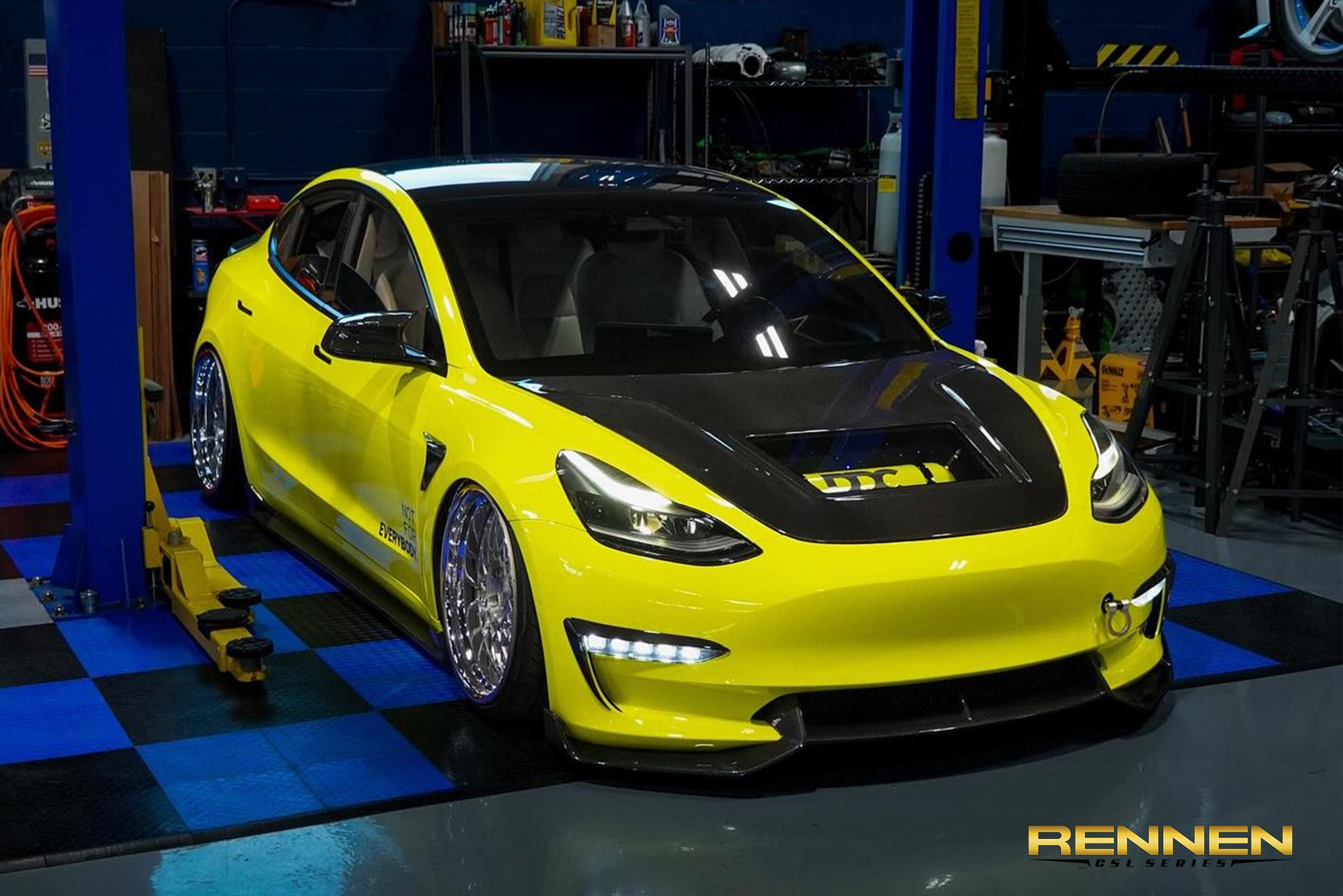 Tesla 5 on Rennen CSL5 - Rennen International